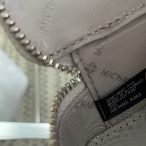 Michael Kors | Bags | Michael Kors Silver Glitter Pill Box Case ...